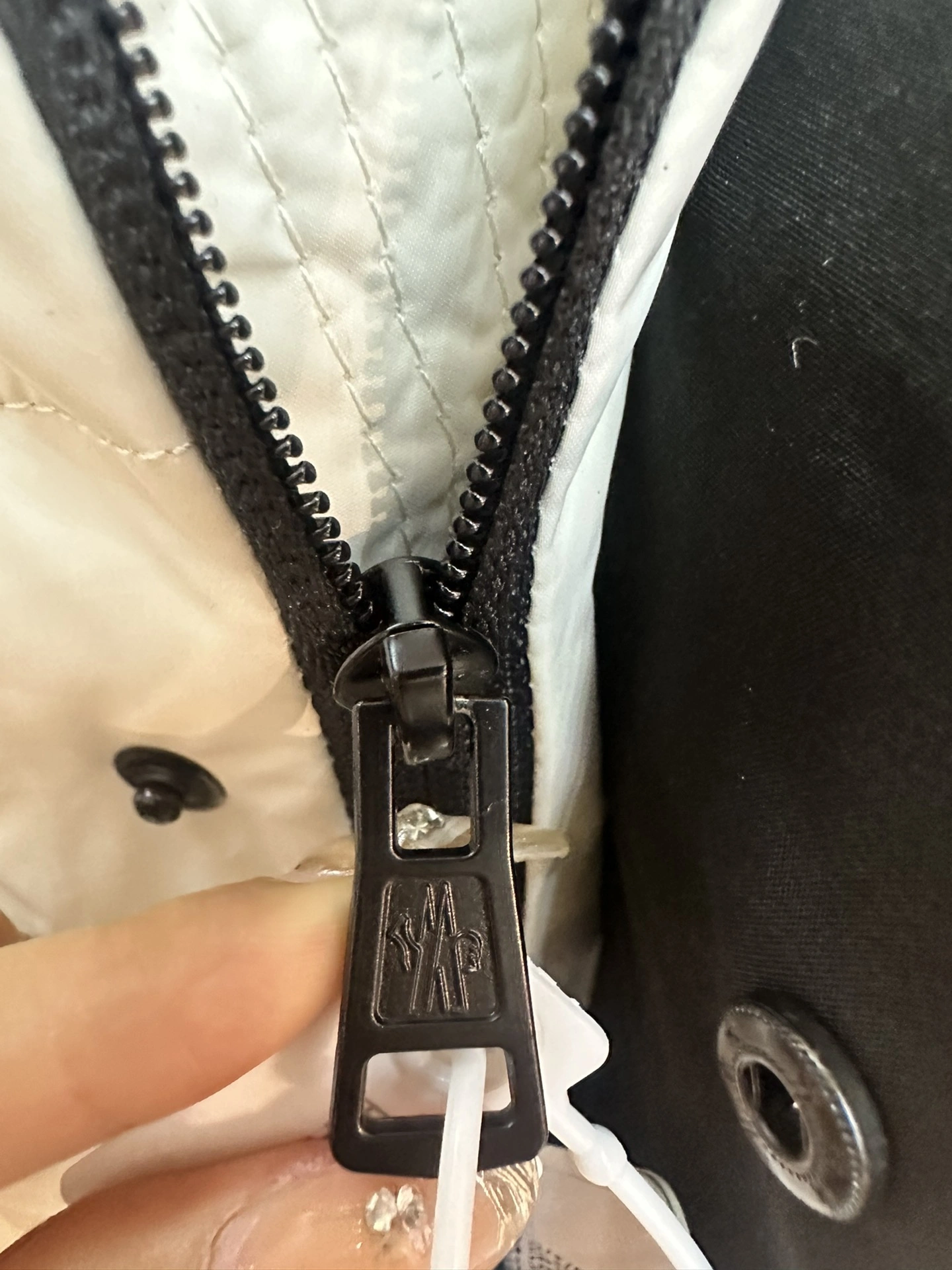 Accurate model Moncler Down Jackets