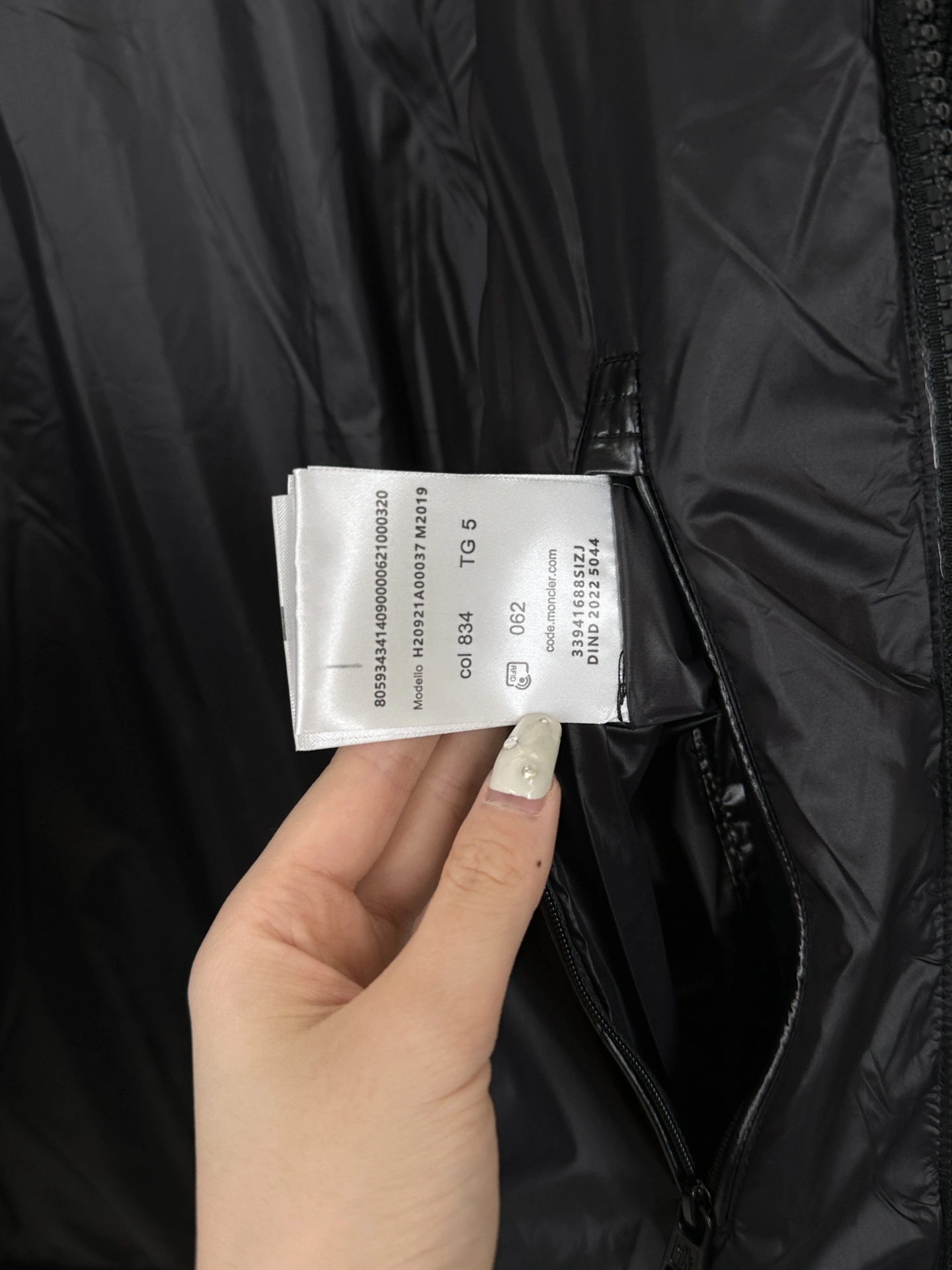 Exact replica Moncler Down Jackets
