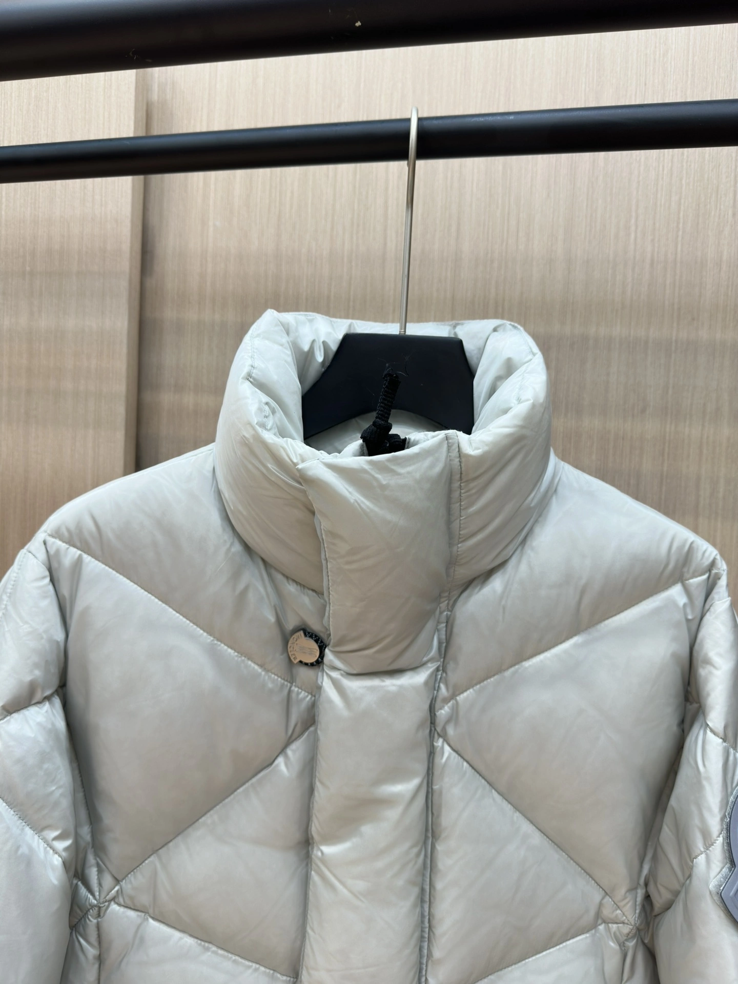 Low-cost Moncler Down Jackets