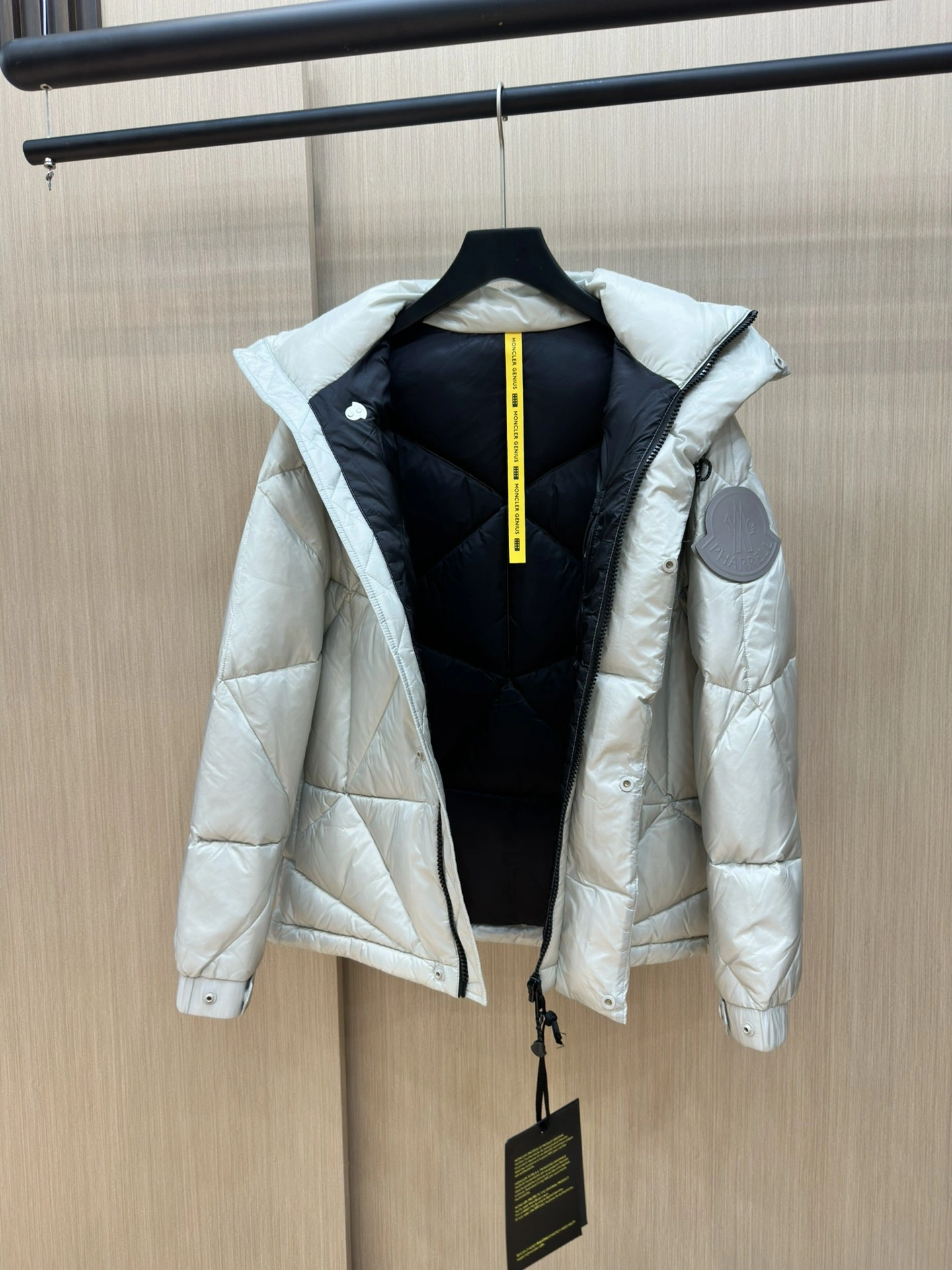 Low-cost Moncler Down Jackets