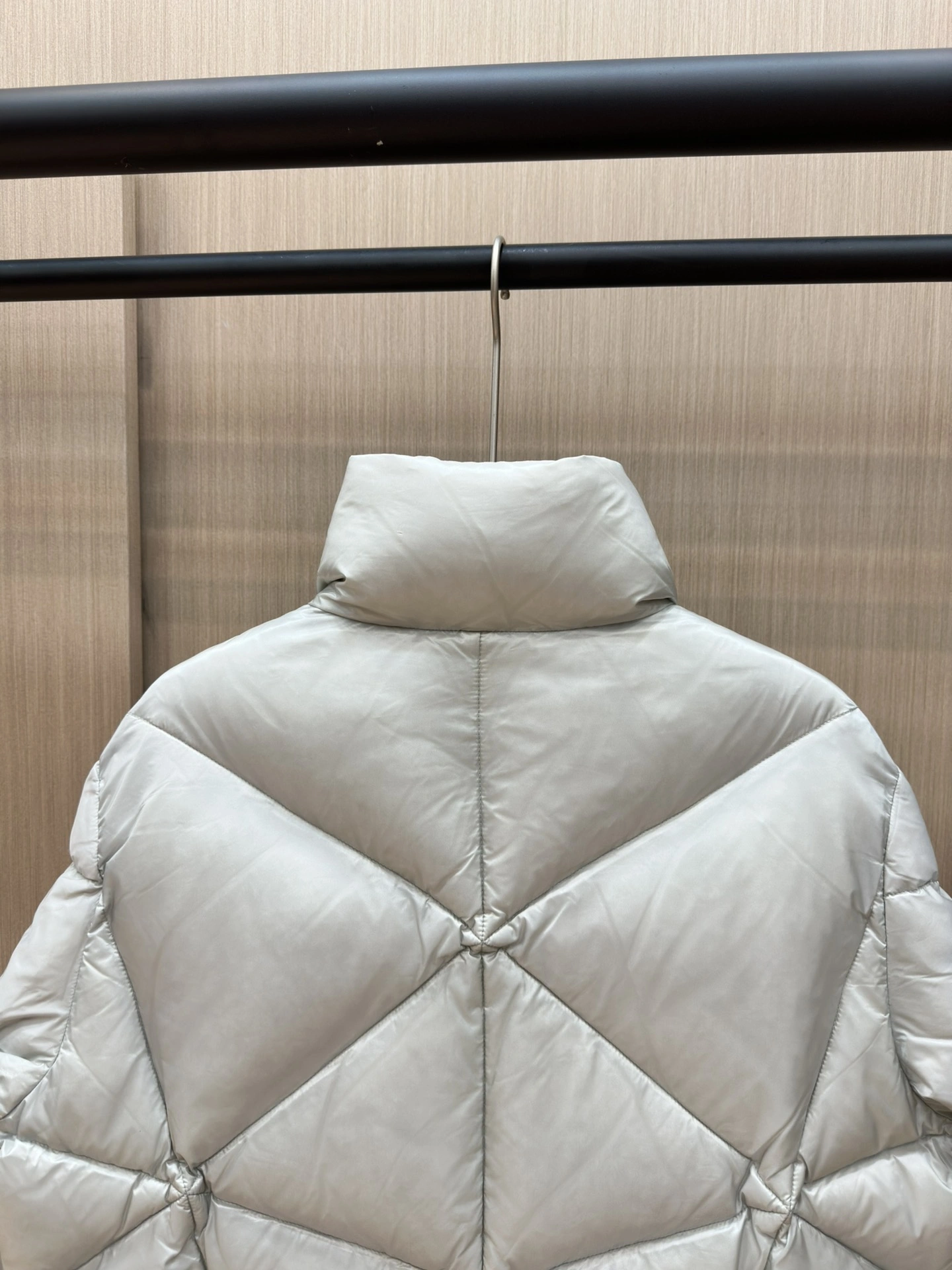 Low-cost Moncler Down Jackets