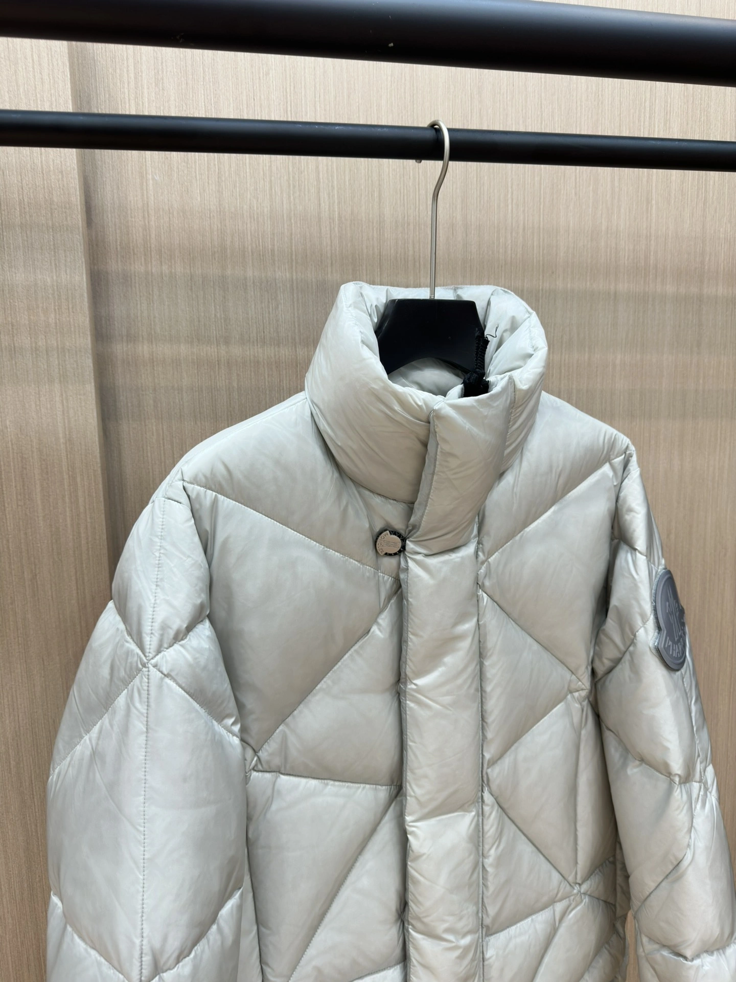 Low-cost Moncler Down Jackets