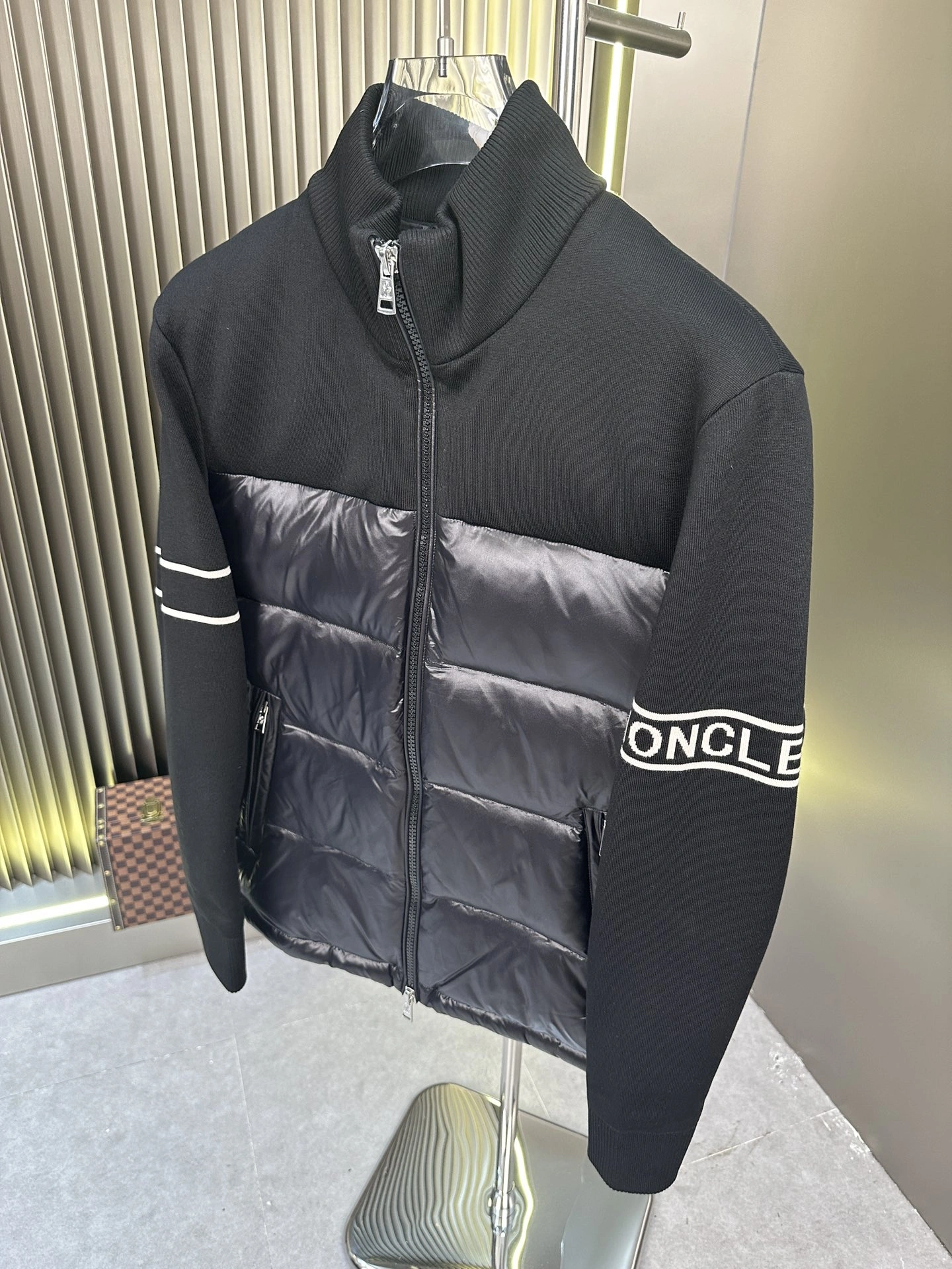 Inexpensive Moncler Down Jackets