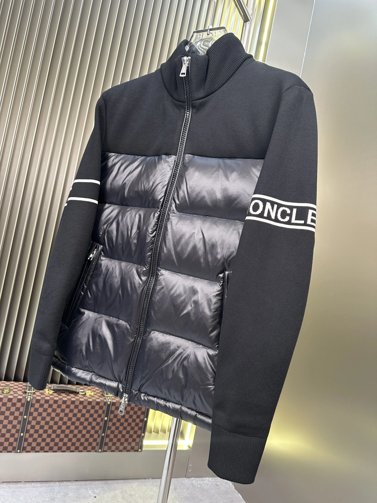 Inexpensive Moncler Down Jackets
