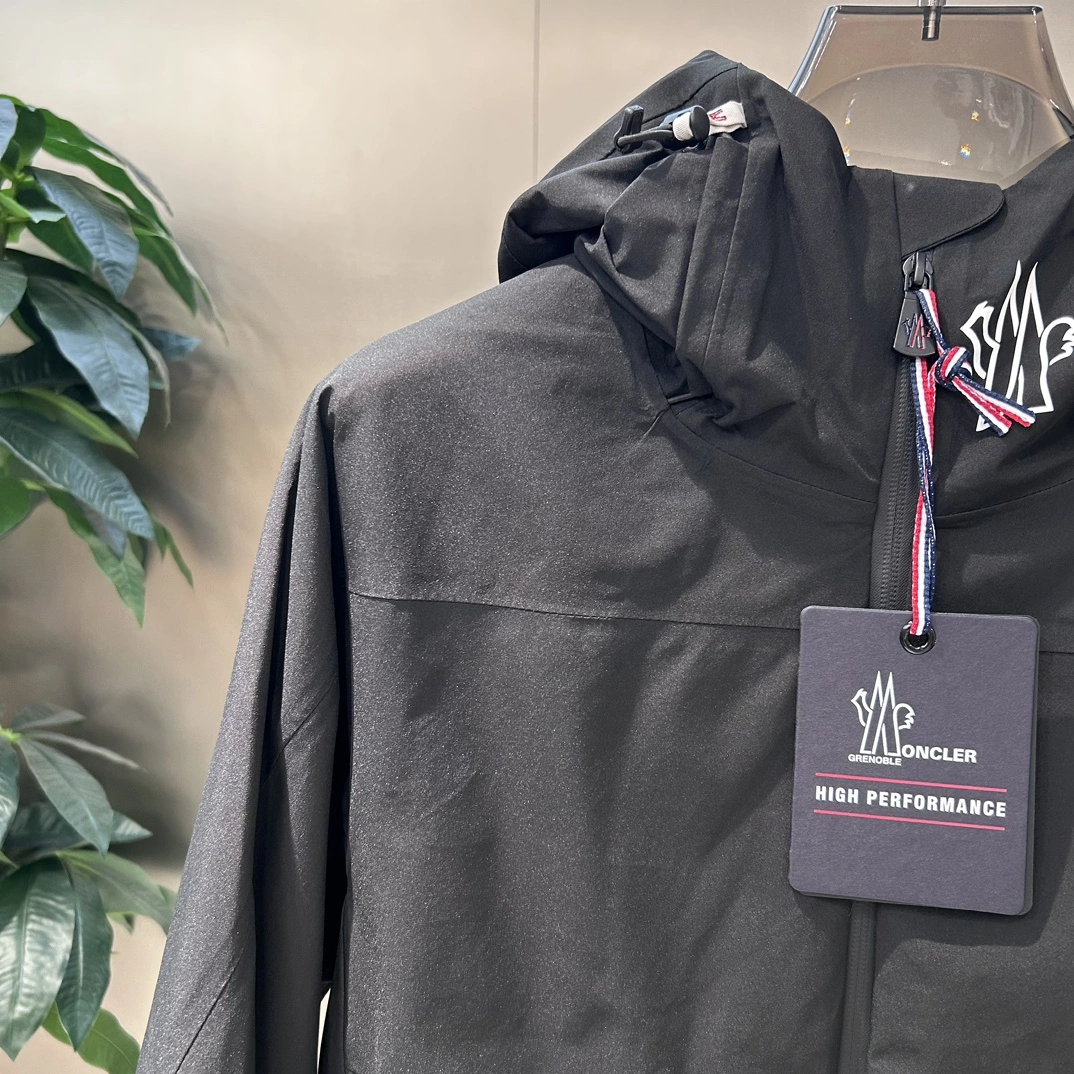 Bargain Moncler Down Jackets