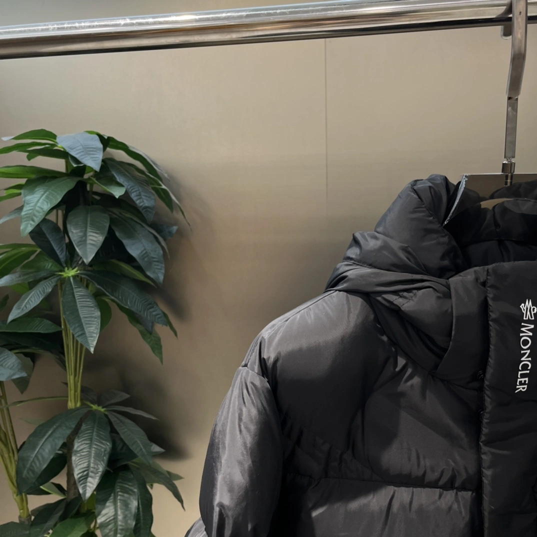 Inexpensive Moncler Down Jackets