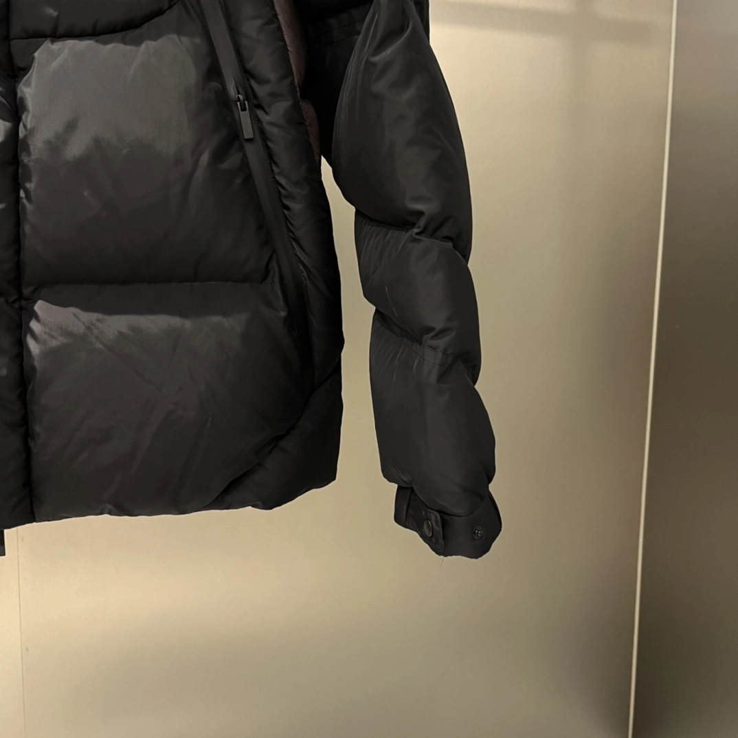 Inexpensive Moncler Down Jackets