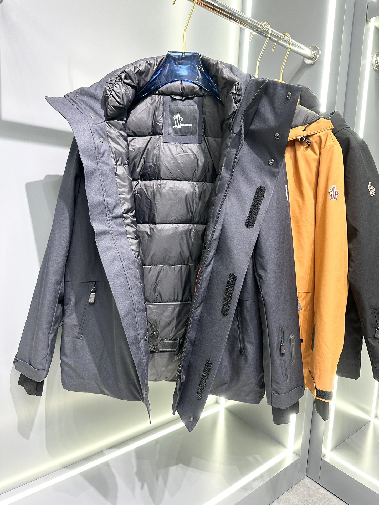 Low-cost Moncler Down Jackets