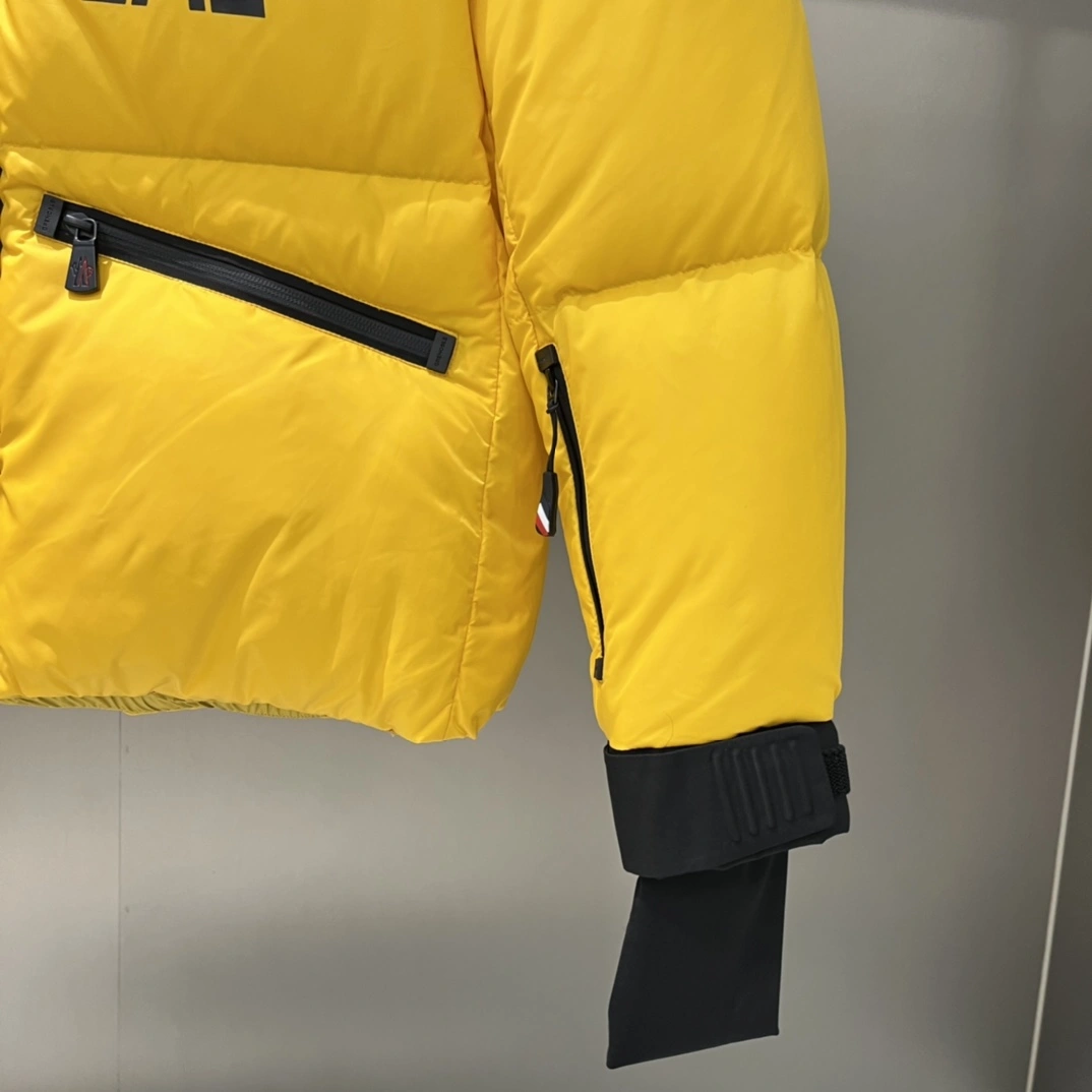Low-cost Moncler Down Jackets