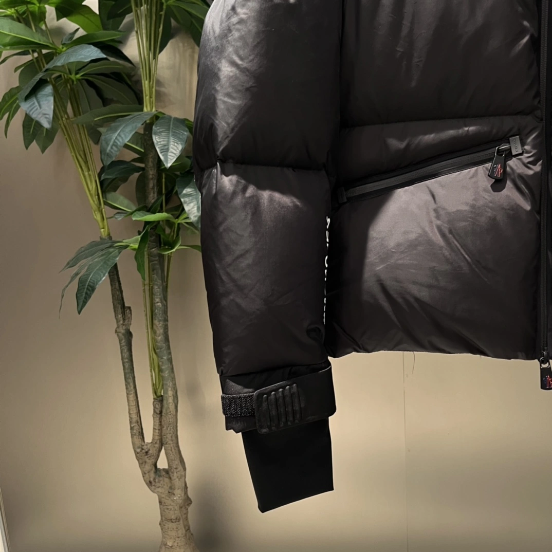 Exact replica Moncler Down Jackets