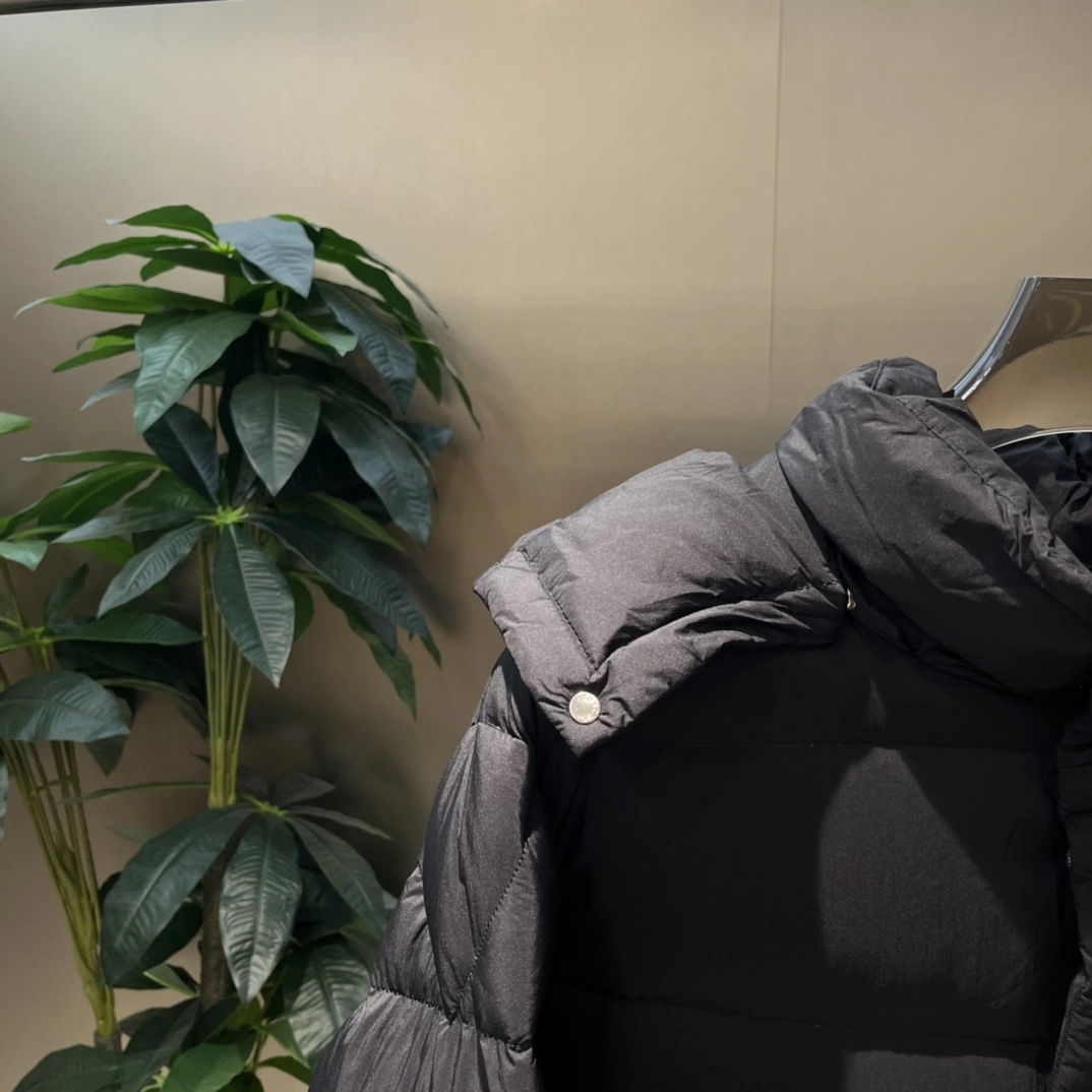 High accuracy Moncler Down Jackets