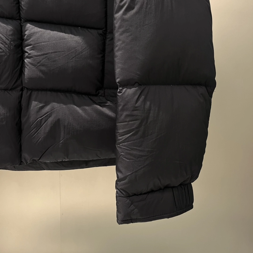 High accuracy Moncler Down Jackets
