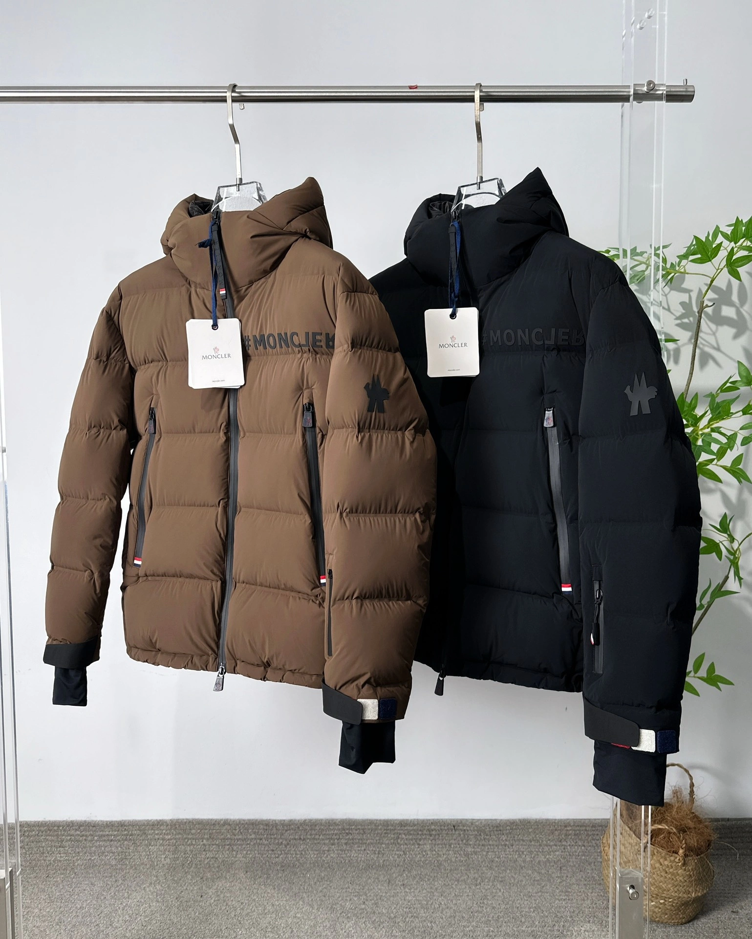 Accurate model Moncler Down Jackets