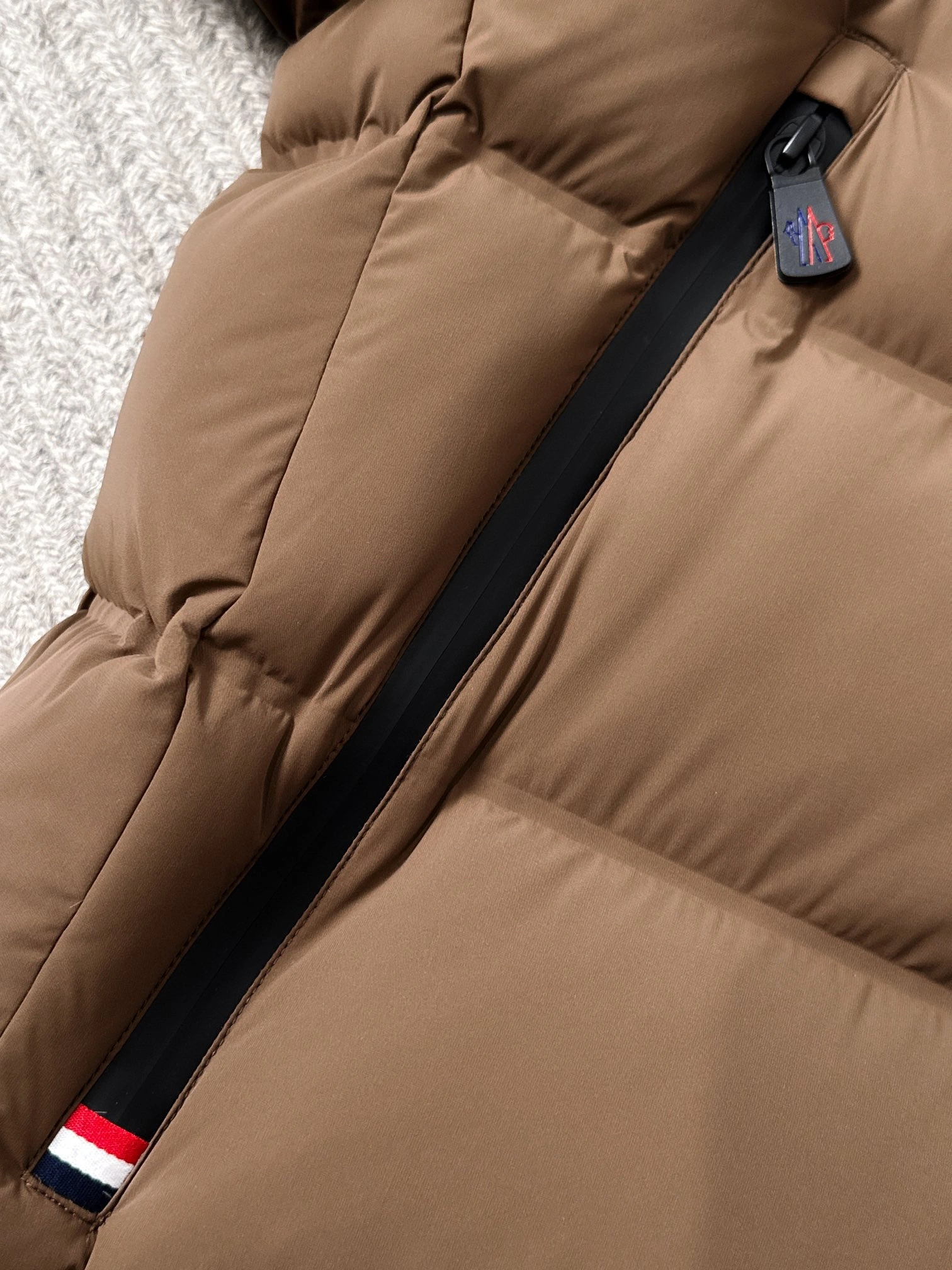 Accurate model Moncler Down Jackets