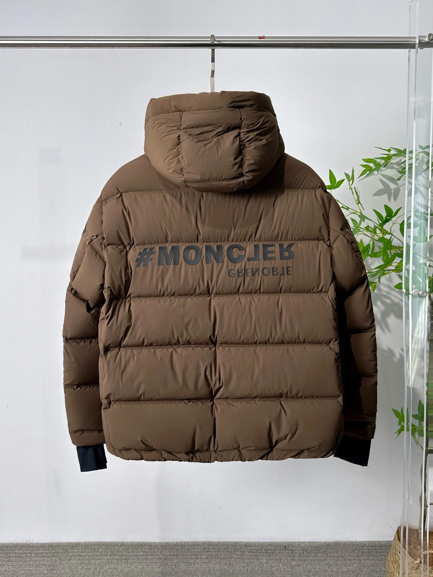 Accurate model Moncler Down Jackets