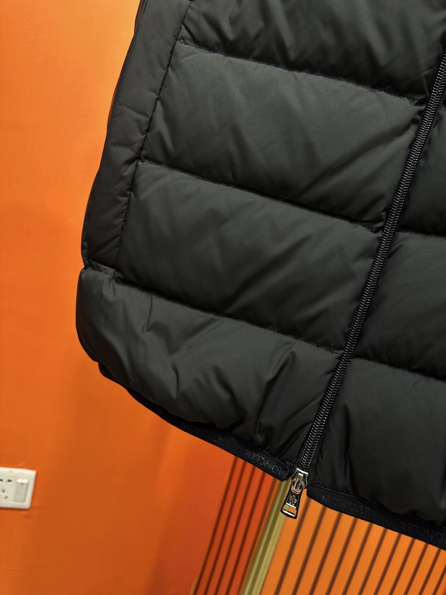 Low-cost Moncler Down Jackets