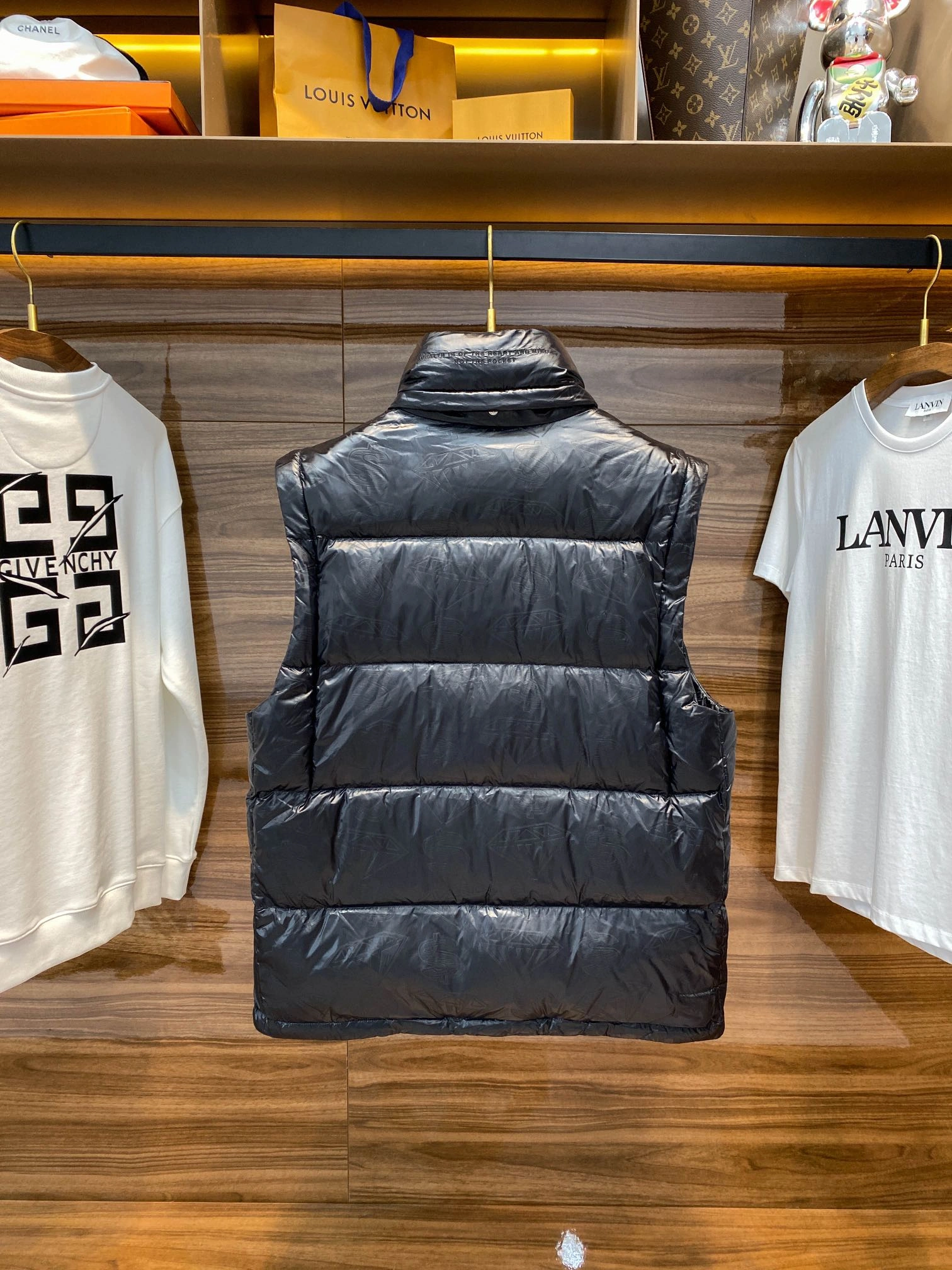 Inexpensive Moncler Down Jackets
