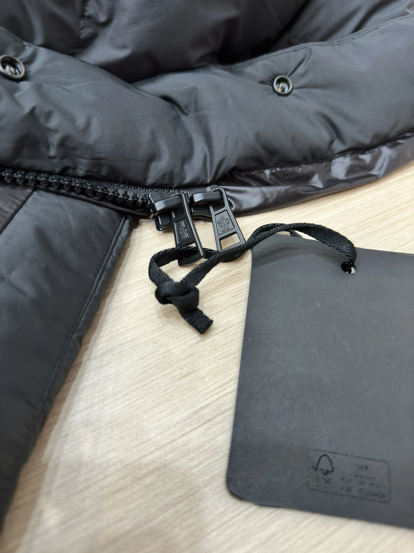 Top mirror Moncler Down Jackets