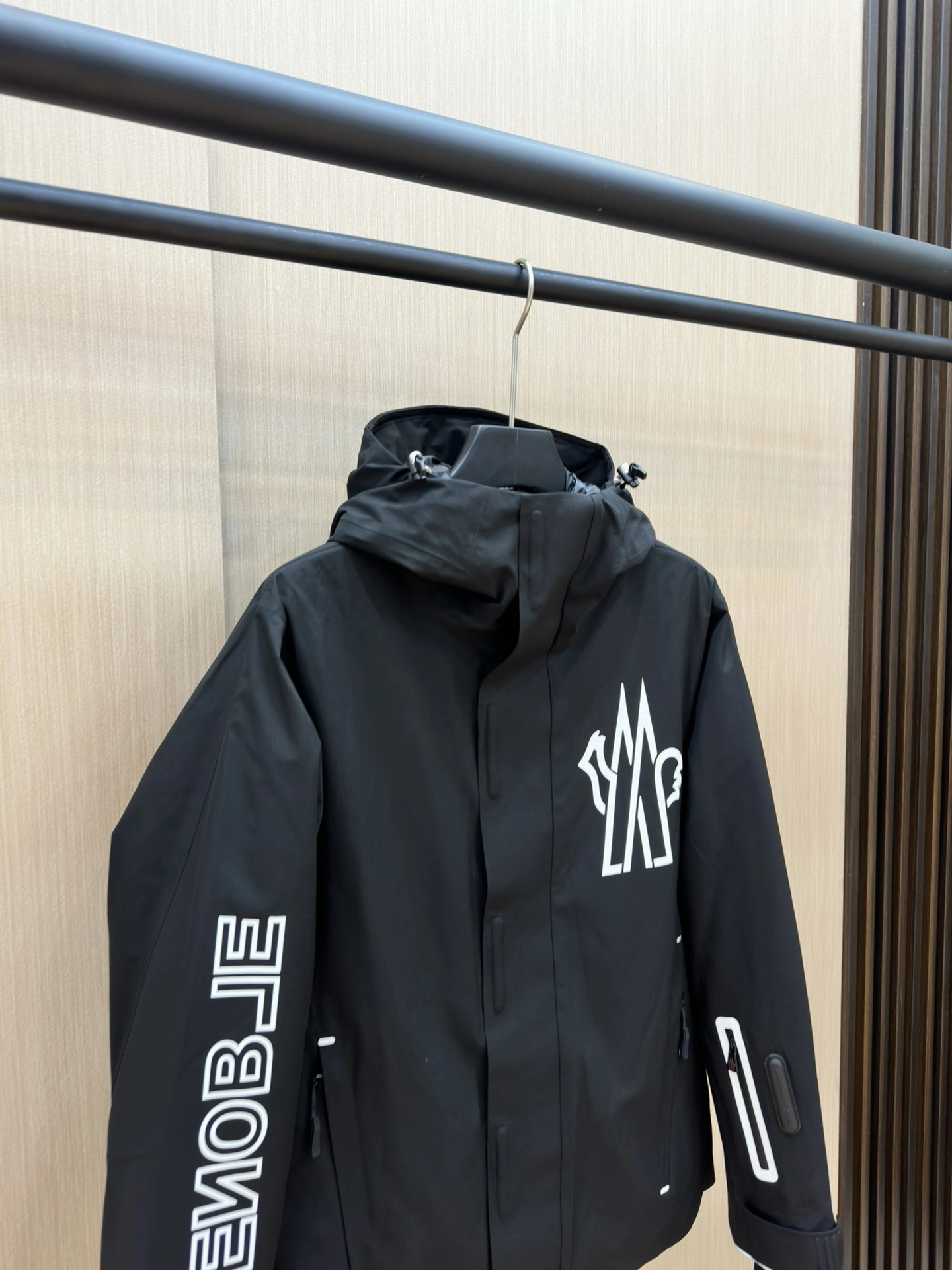 Exact replica Moncler Down Jackets