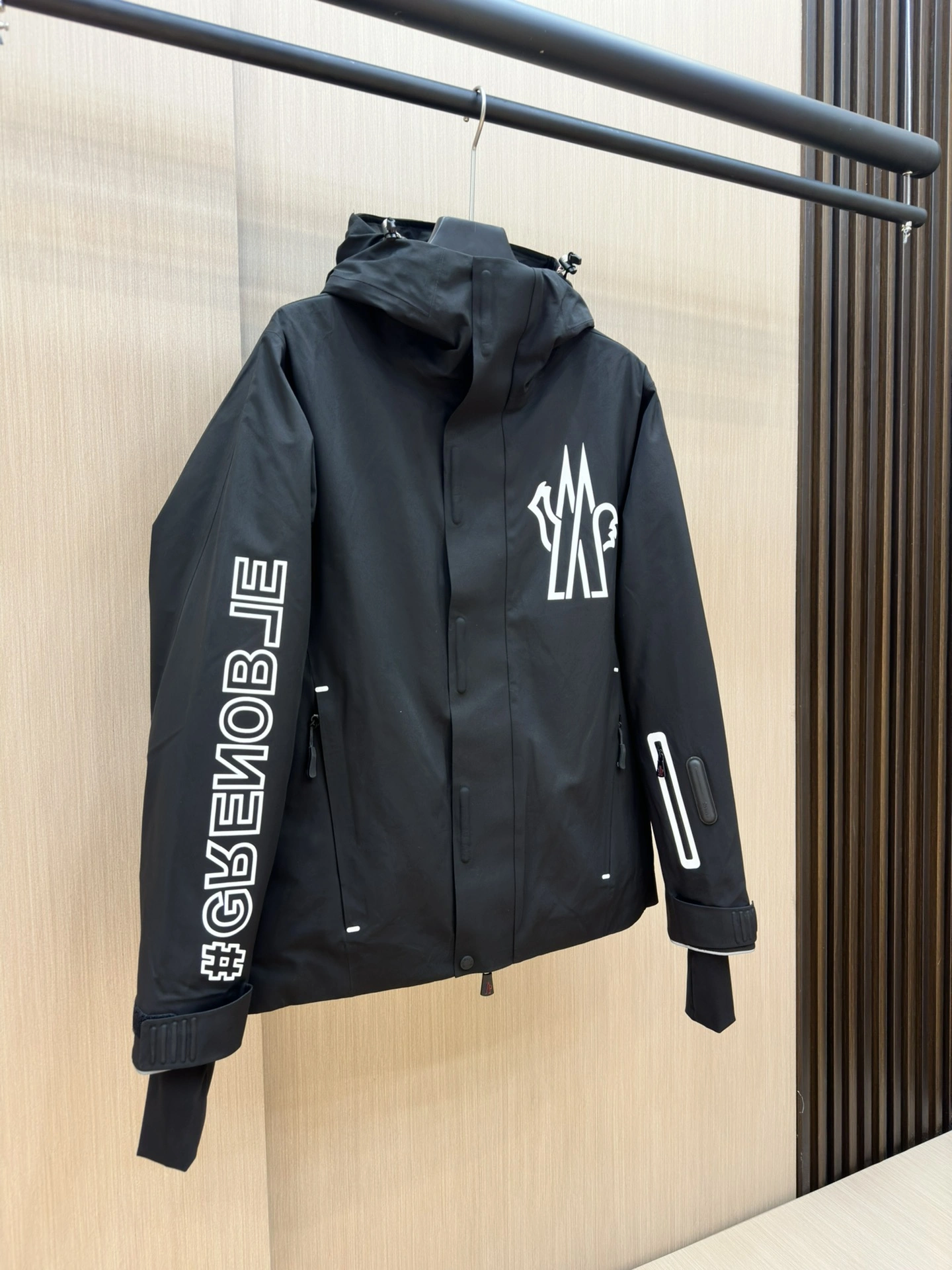Exact replica Moncler Down Jackets