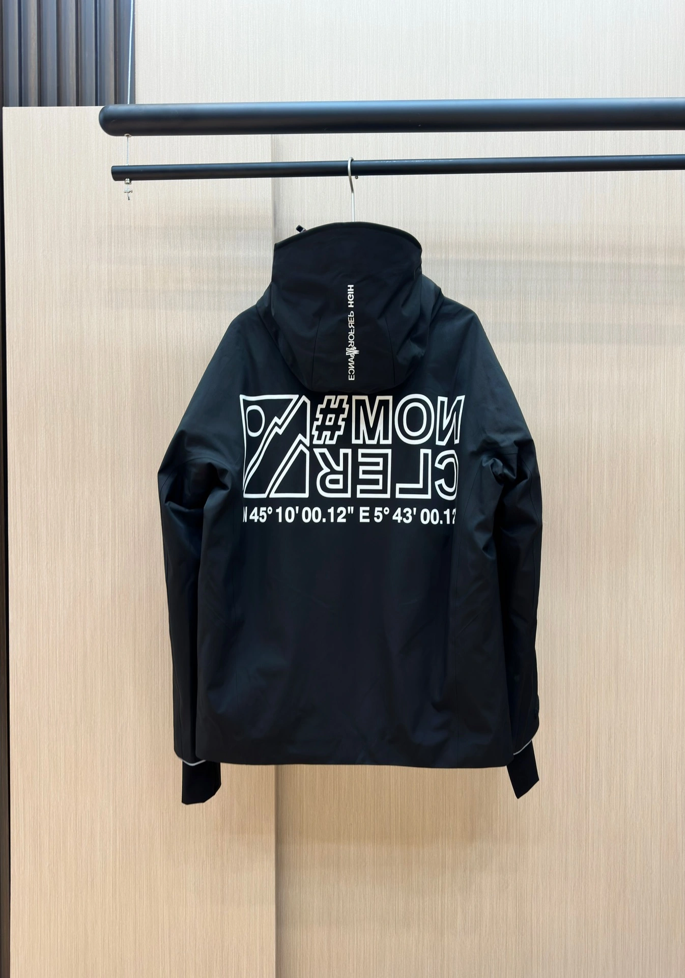 Exact replica Moncler Down Jackets