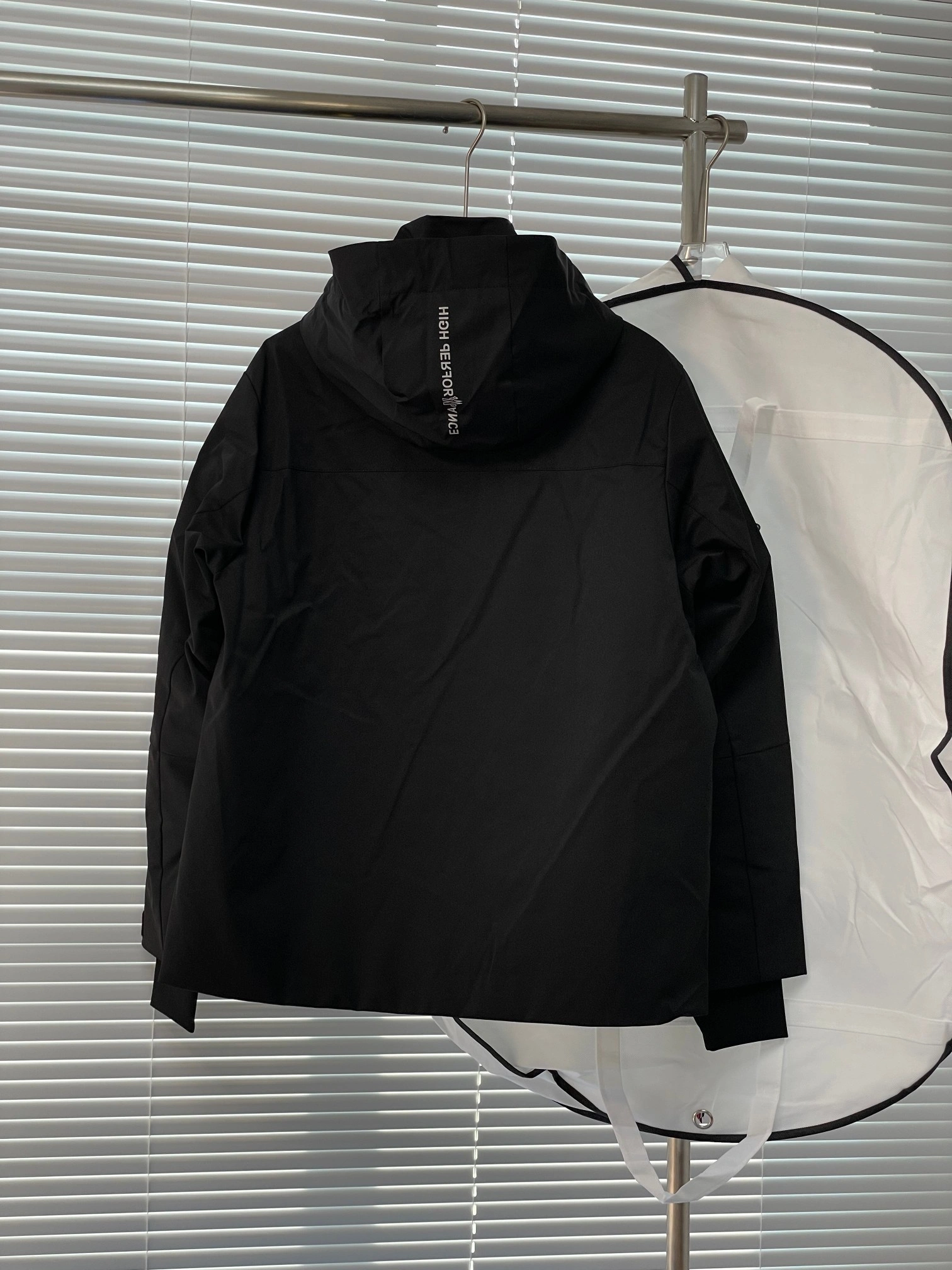 1:1 copy Moncler Down Jackets