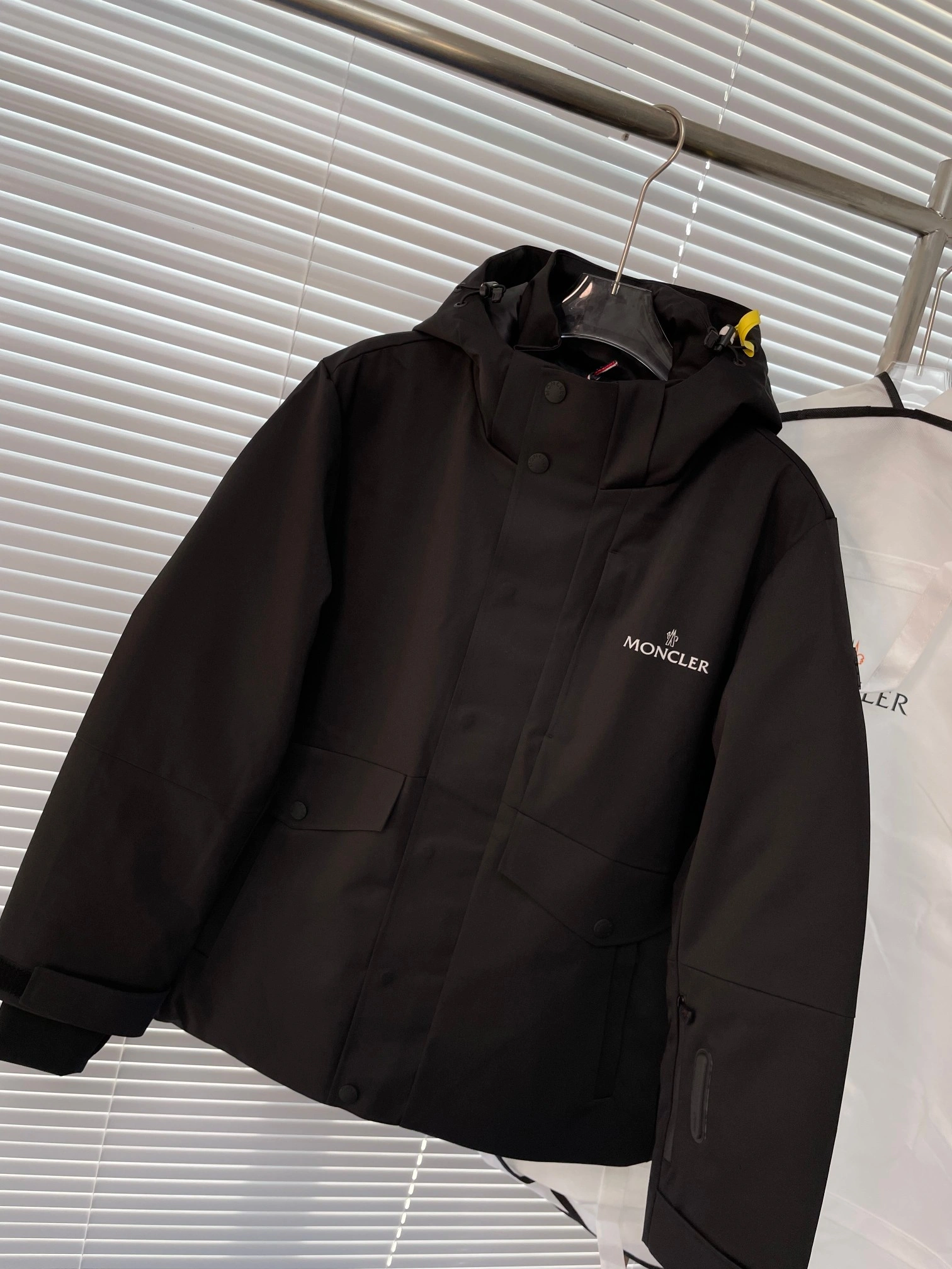 1:1 copy Moncler Down Jackets