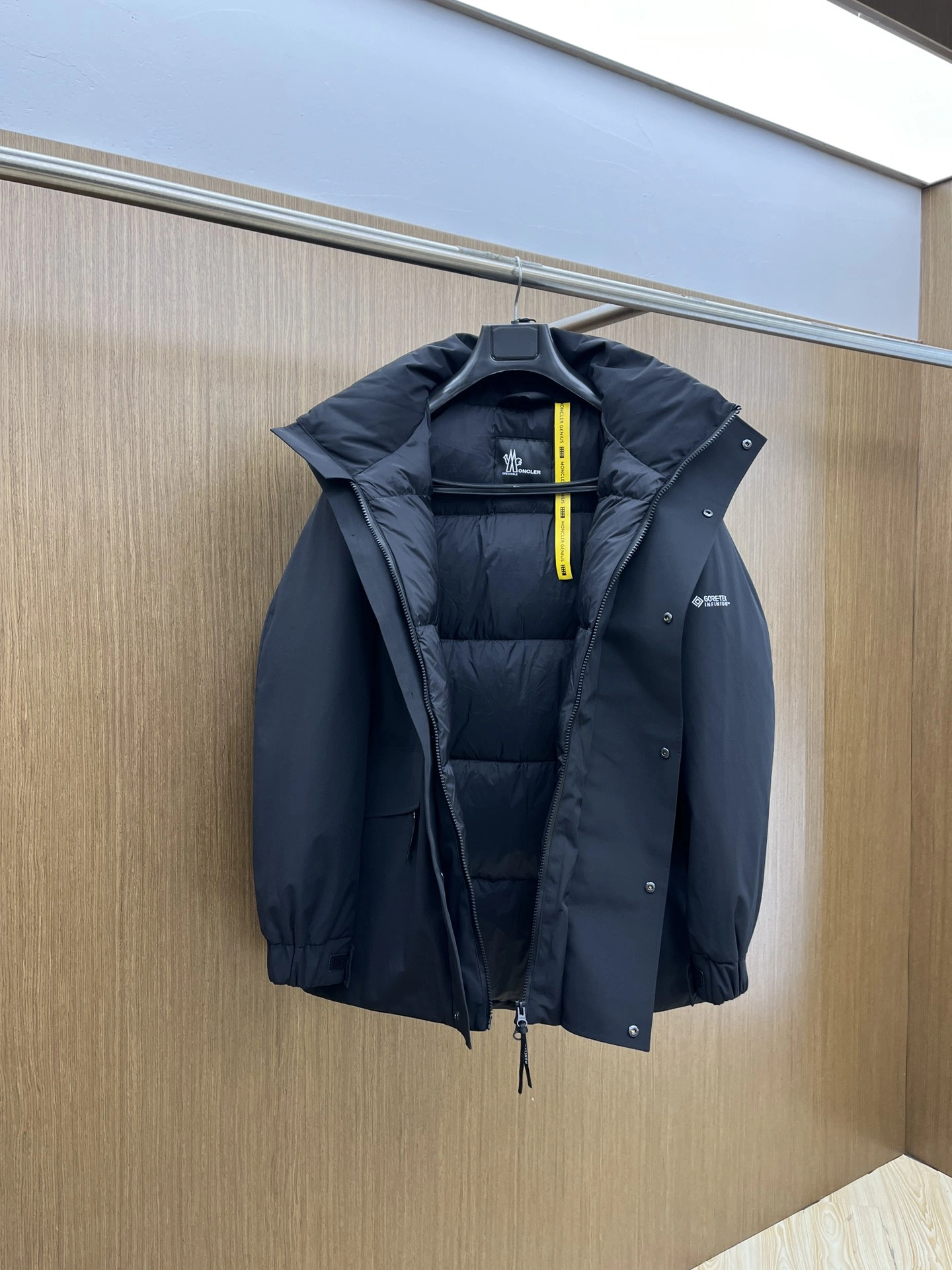 Low-cost Moncler Down Jackets