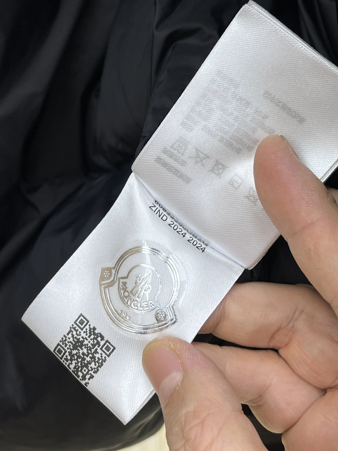 Low-cost Moncler Down Jackets