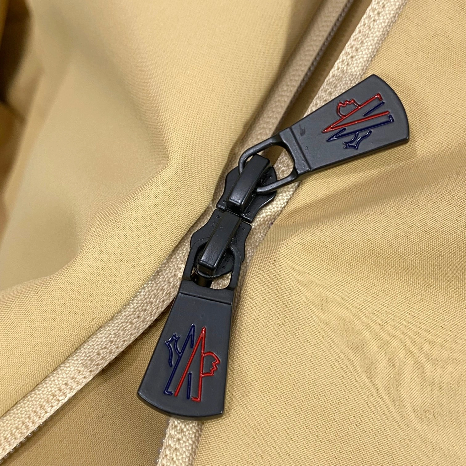 1:1 copy Moncler Down Jackets