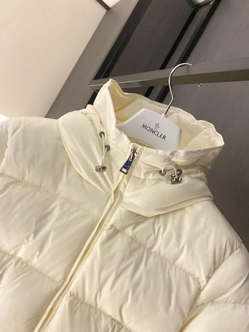 Accurate model Moncler Down Jackets