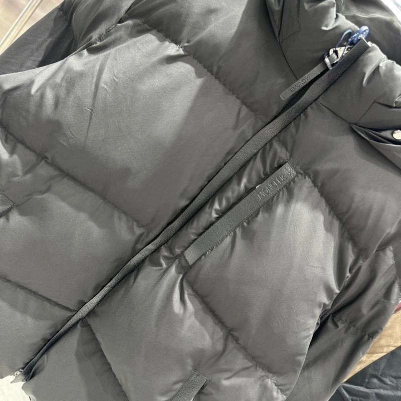 Accurate model Moncler Down Jackets