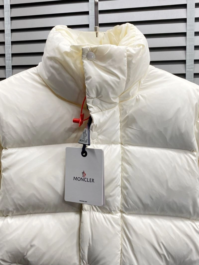 Accurate model Moncler Down Jackets