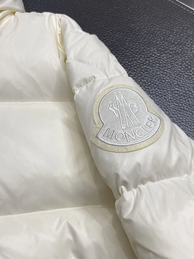 Accurate model Moncler Down Jackets