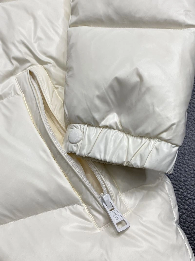 Accurate model Moncler Down Jackets