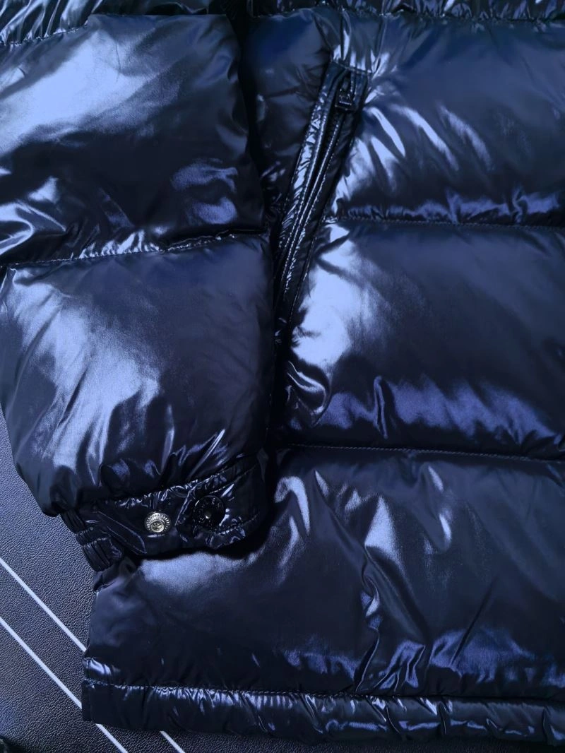 Accurate model Moncler Down Jackets
