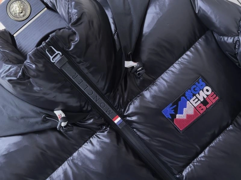 Accurate model Moncler Down Jackets