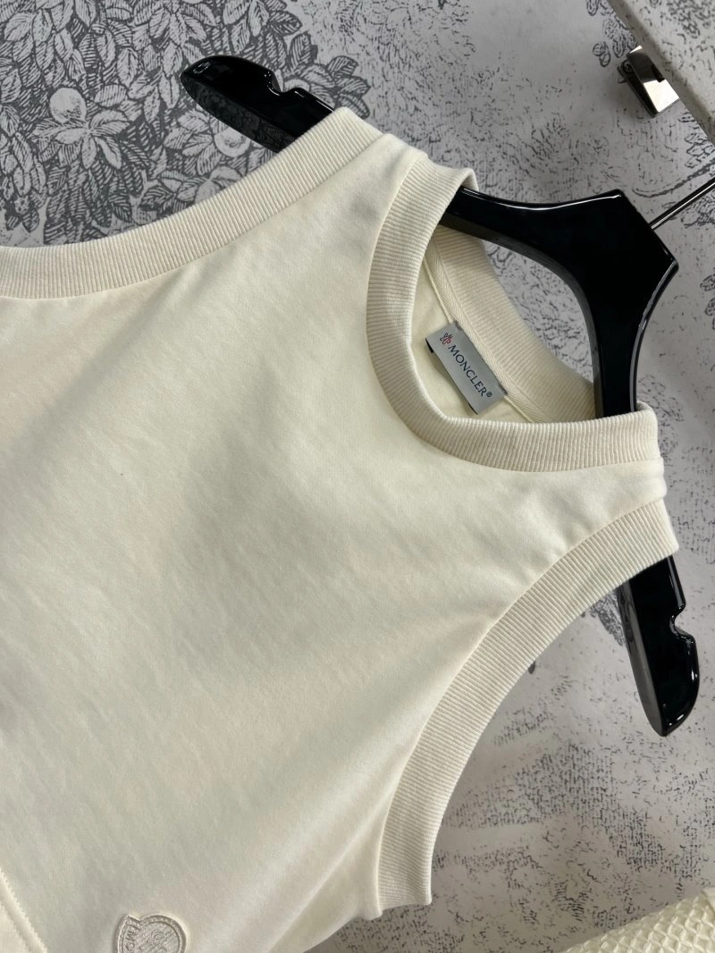 Top match Moncler Dress Suits