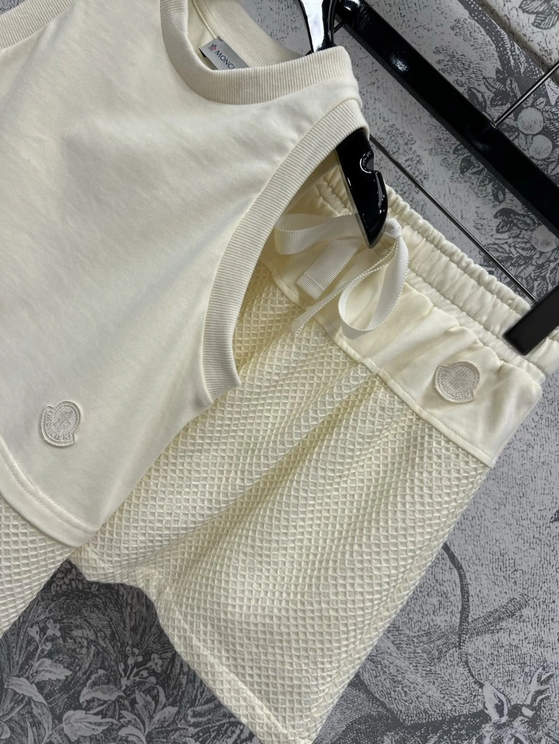 Top match Moncler Dress Suits