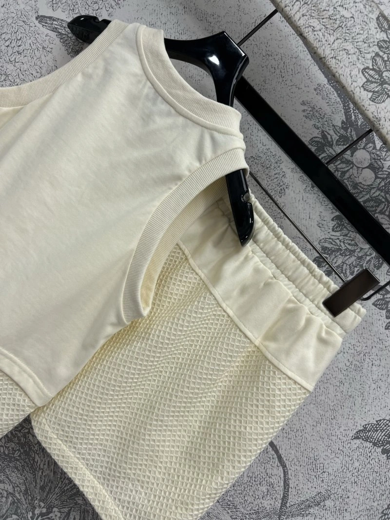 Top match Moncler Dress Suits