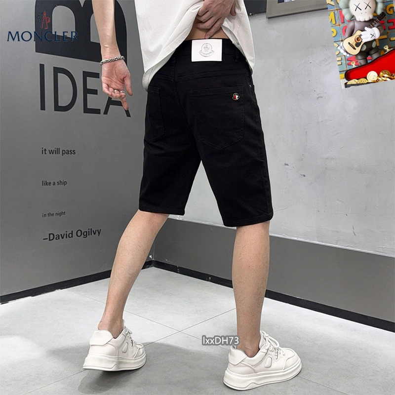 Top match Moncler Jeans