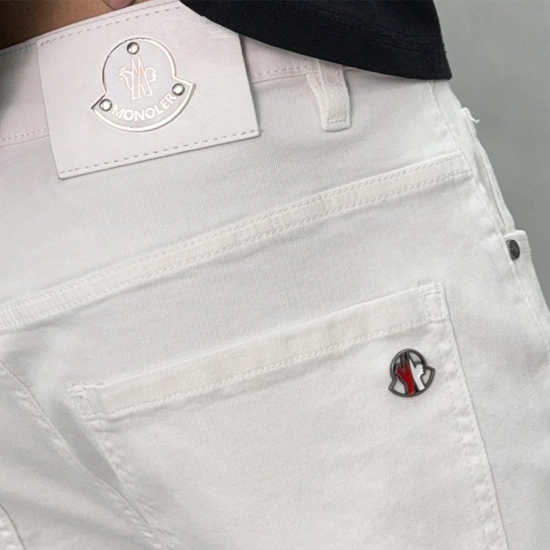 Top match Moncler Jeans