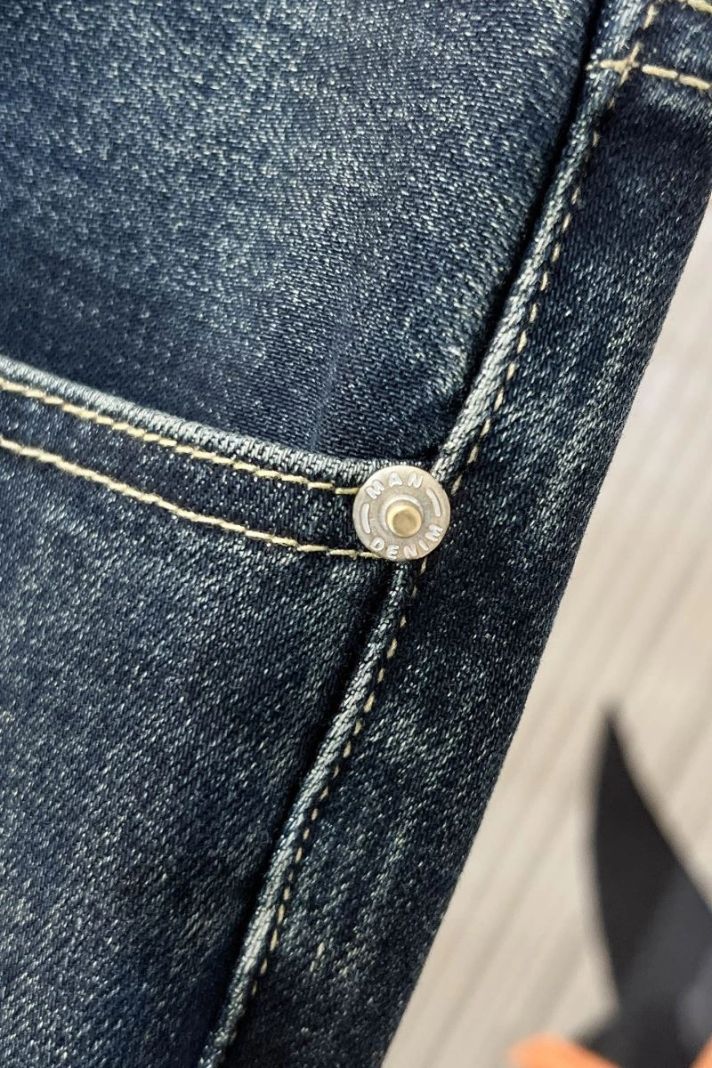 Accurate model Moncler Jeans