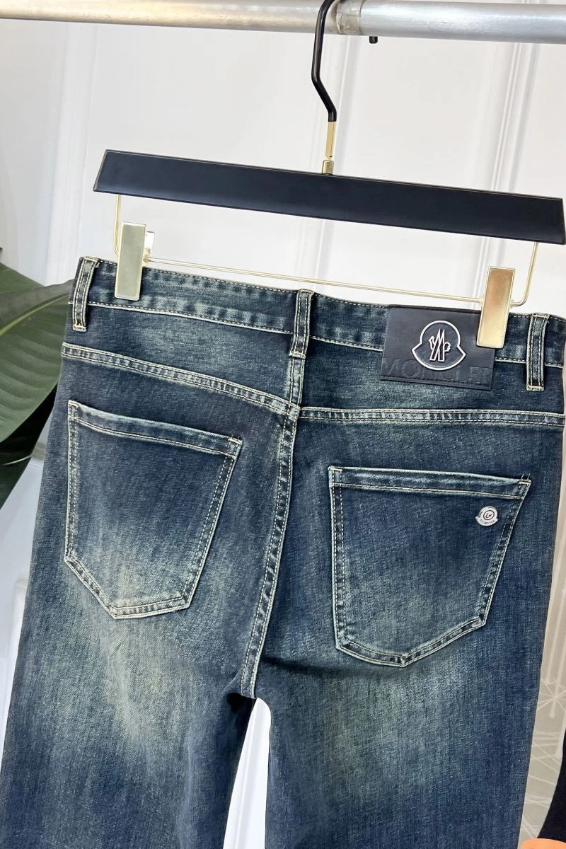 Accurate model Moncler Jeans