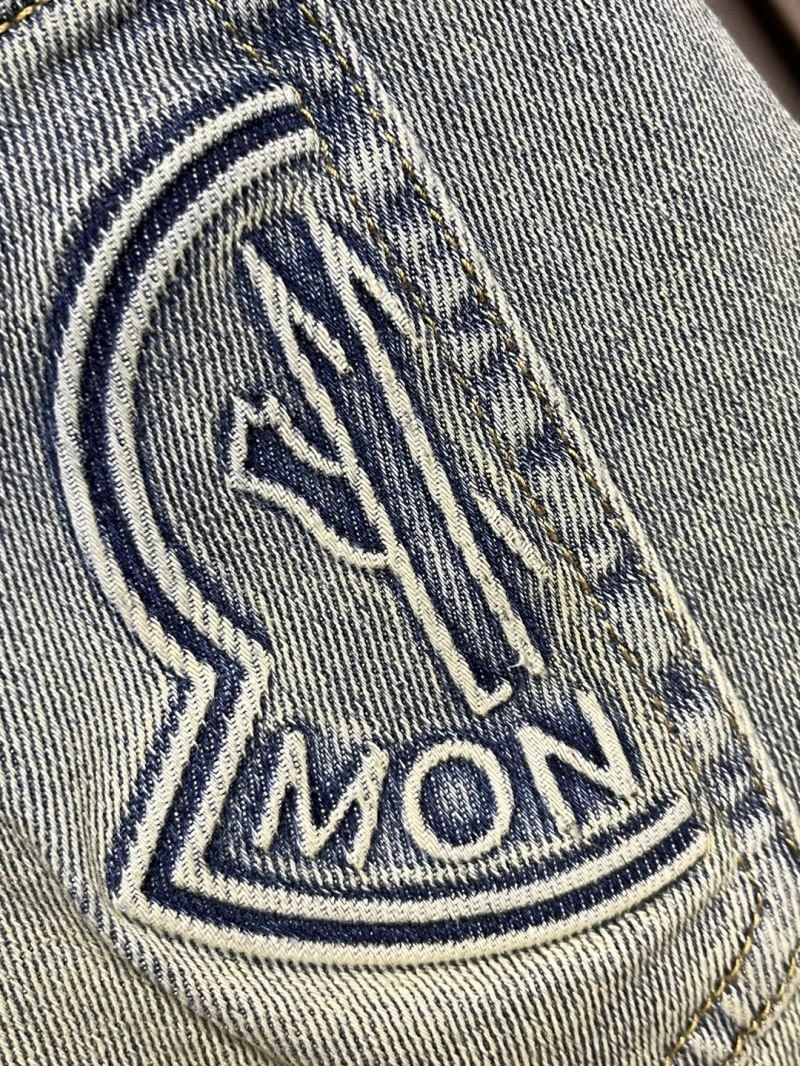 Accurate model Moncler Jeans