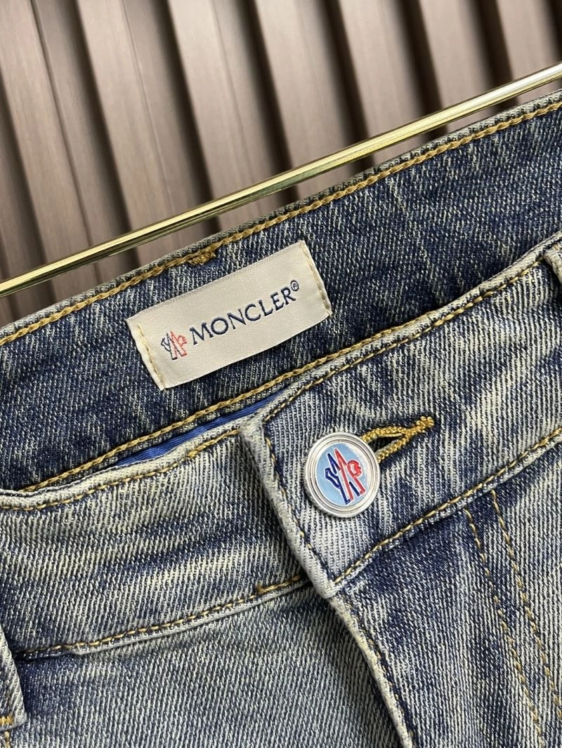 Accurate model Moncler Jeans