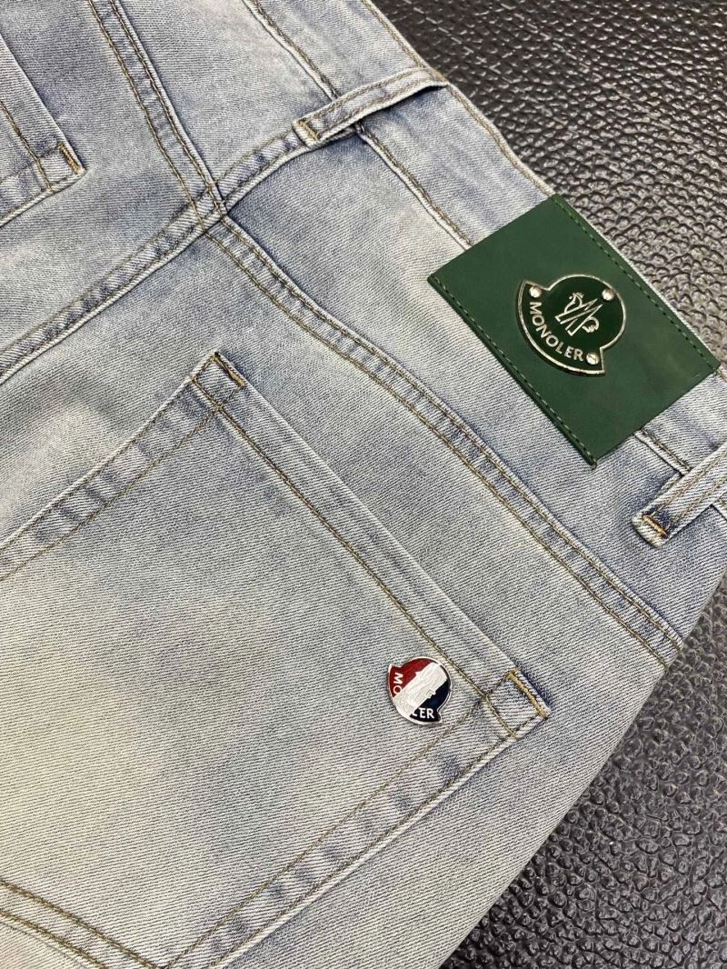 Low-cost Moncler Jeans