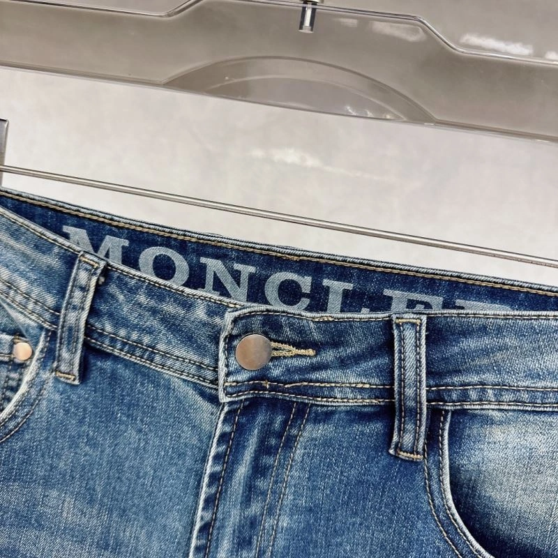 Accurate model Moncler Jeans