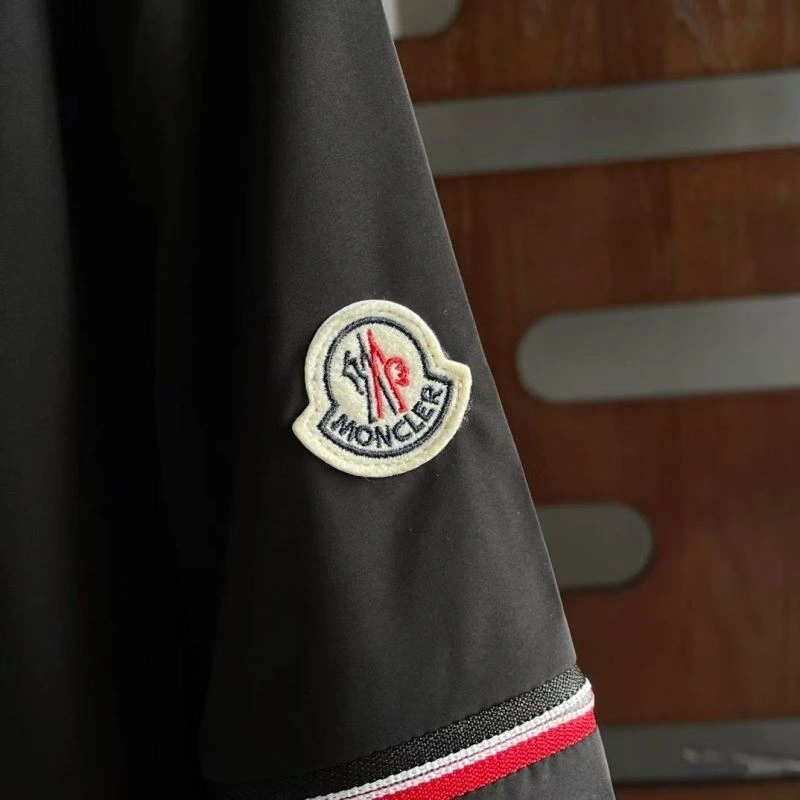Low-cost Moncler Outwear