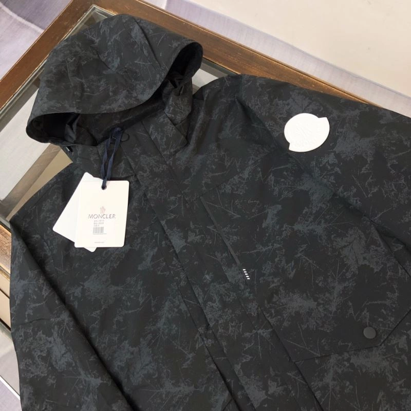 High fidelity Moncler Outwear